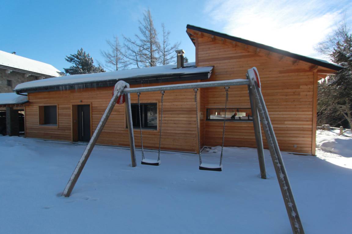 200 M² Chalet ∙ 6 Chambres ∙ 14 Personnes - Lac de Matemale
