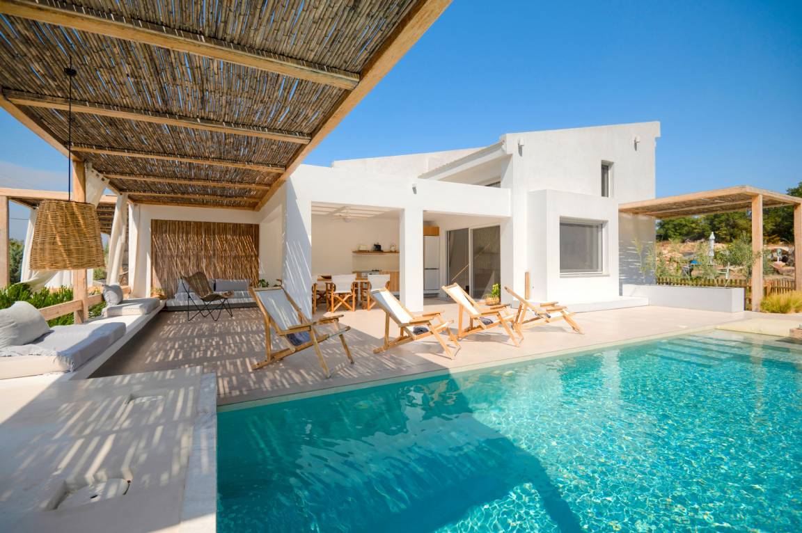 100 M² Villa ∙ 2 Bedrooms ∙ 8 Guests - Halkidiki