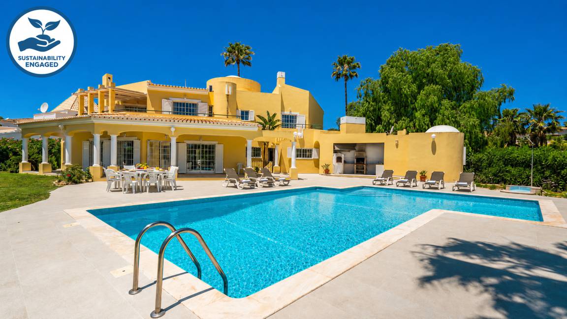 200 M² Villa ∙ 4 Bedrooms ∙ 9 Guests - Almancil