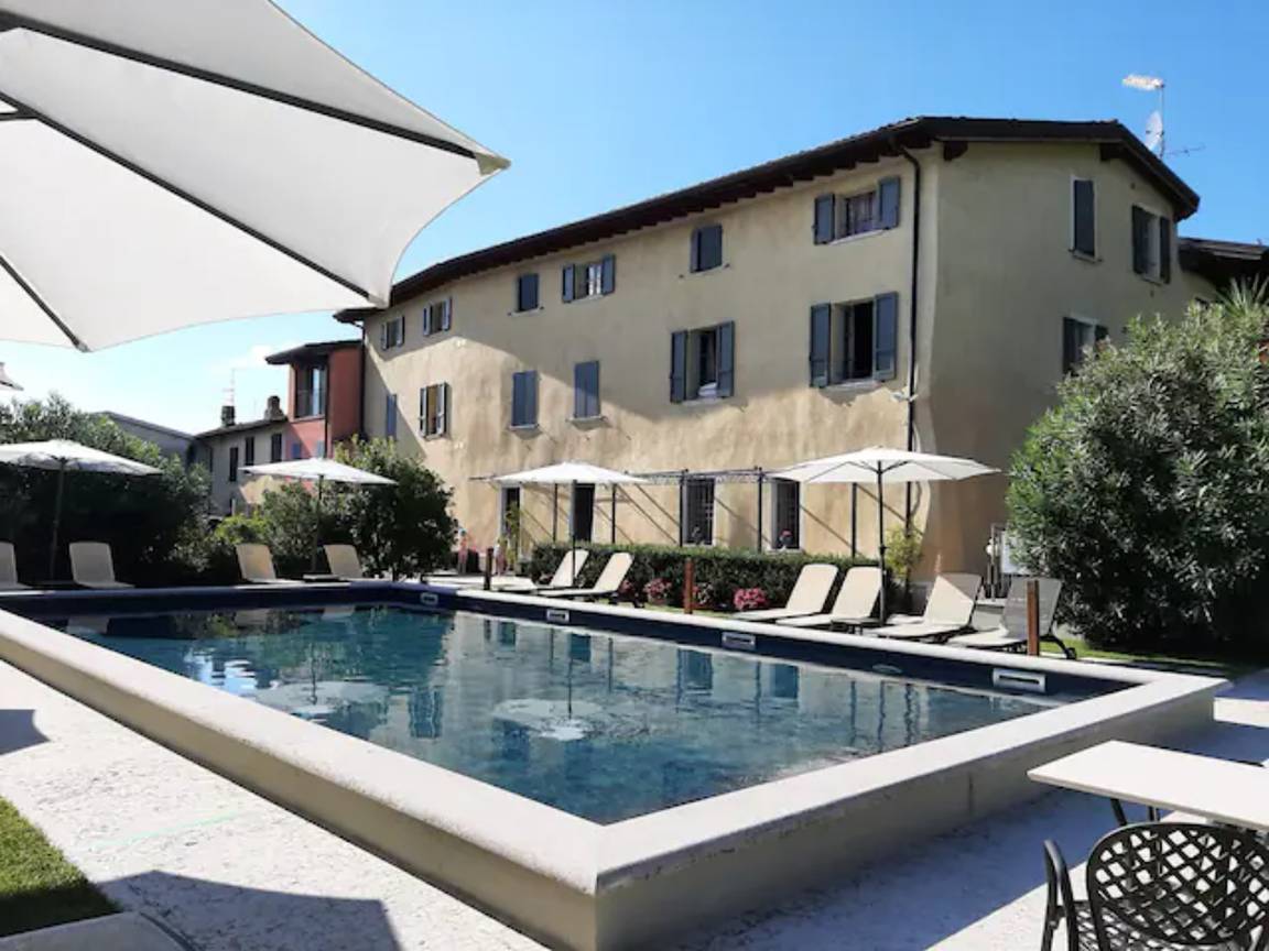100 M² Apartment ∙ 3 Bedrooms ∙ 8 Guests - Gardone Riviera