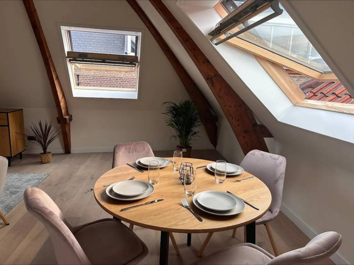 75 M² Appartement ∙ 2 Slaapkamers ∙ 2 Gasten - Den Haag