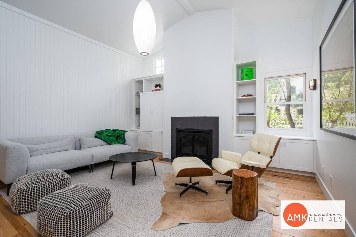 House ∙ 3 Bedrooms ∙ 8 Guests - Saugatuck, MI