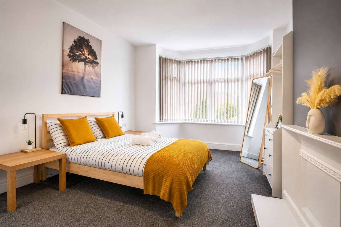Apartment ∙ 4 Bedrooms ∙ 9 Guests - Blackpool
