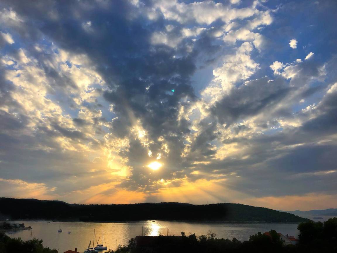 80 M² Ferienwohnung ∙ 2 Schlafzimmer ∙ 4 Gäste - Maslinica