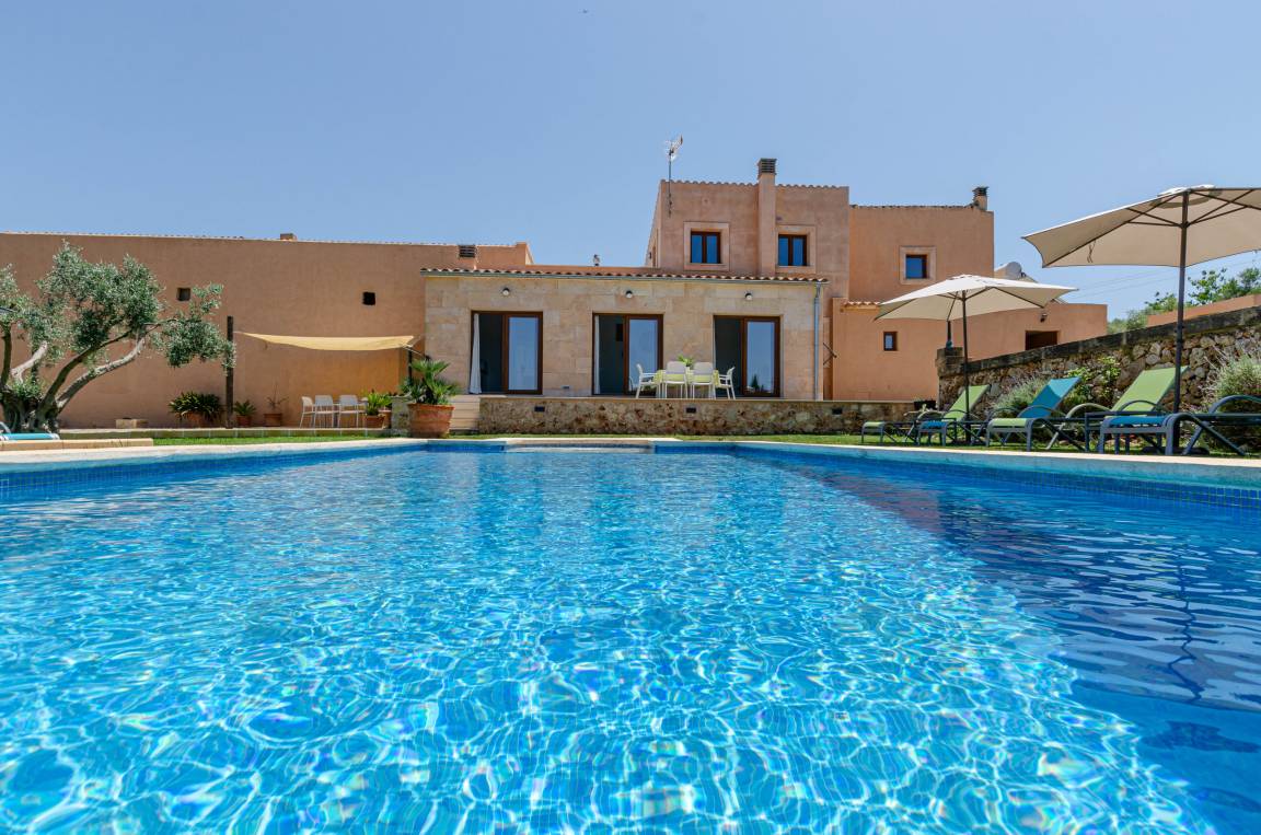 180 M² Villa ∙ 2 Bedrooms ∙ 4 Guests - Mallorca