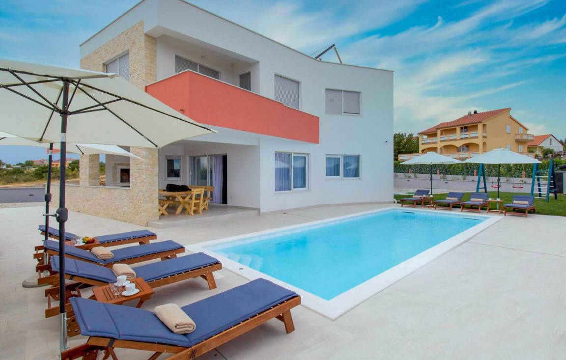 380 M² Maison De Vacances ∙ 6 Chambres ∙ 12 Personnes - Zadar