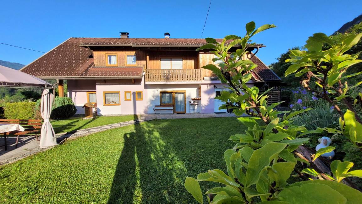 94 M² Ferienwohnung ∙ 3 Schlafzimmer ∙ 6 Gäste - Nassfeld