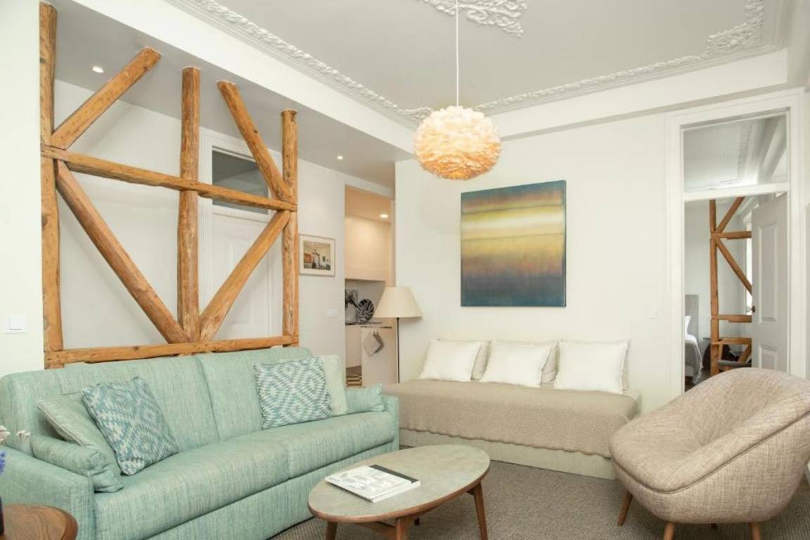 108 M² Apartment ∙ 2 Bedrooms ∙ 4 Guests - Lisszabon
