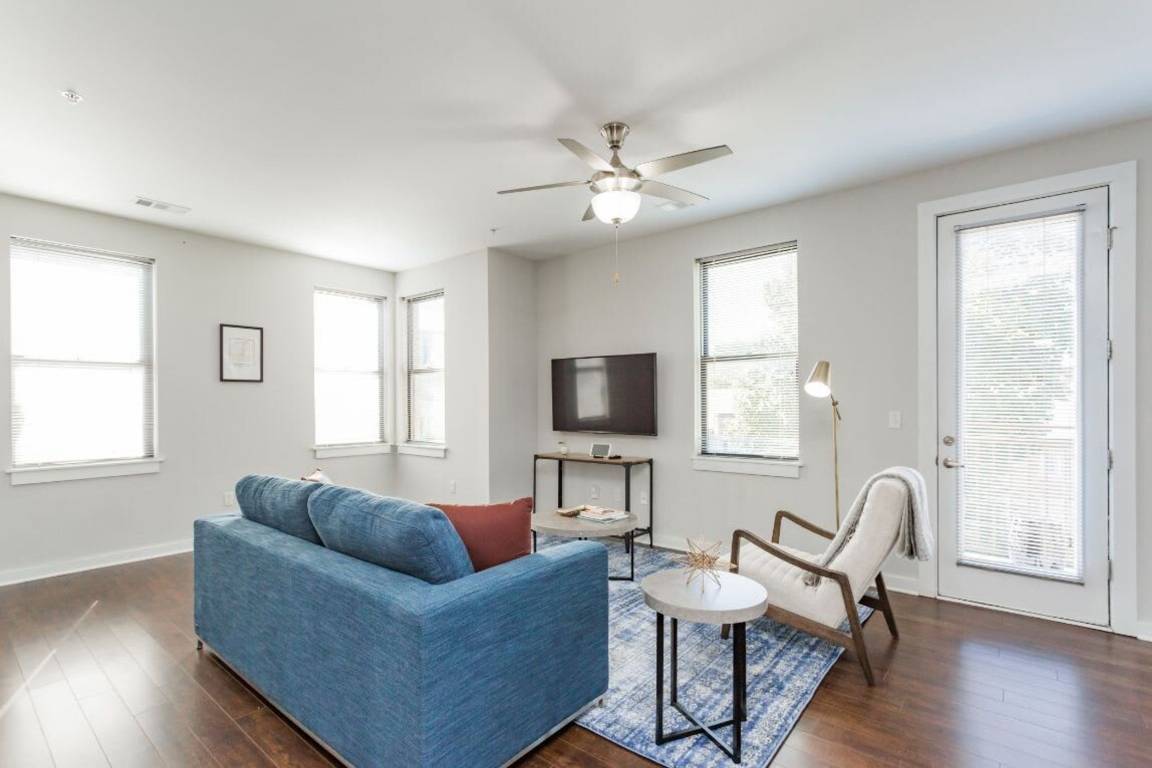 Apartment ∙ 3 Bedrooms ∙ 10 Guests - Nashville, TN