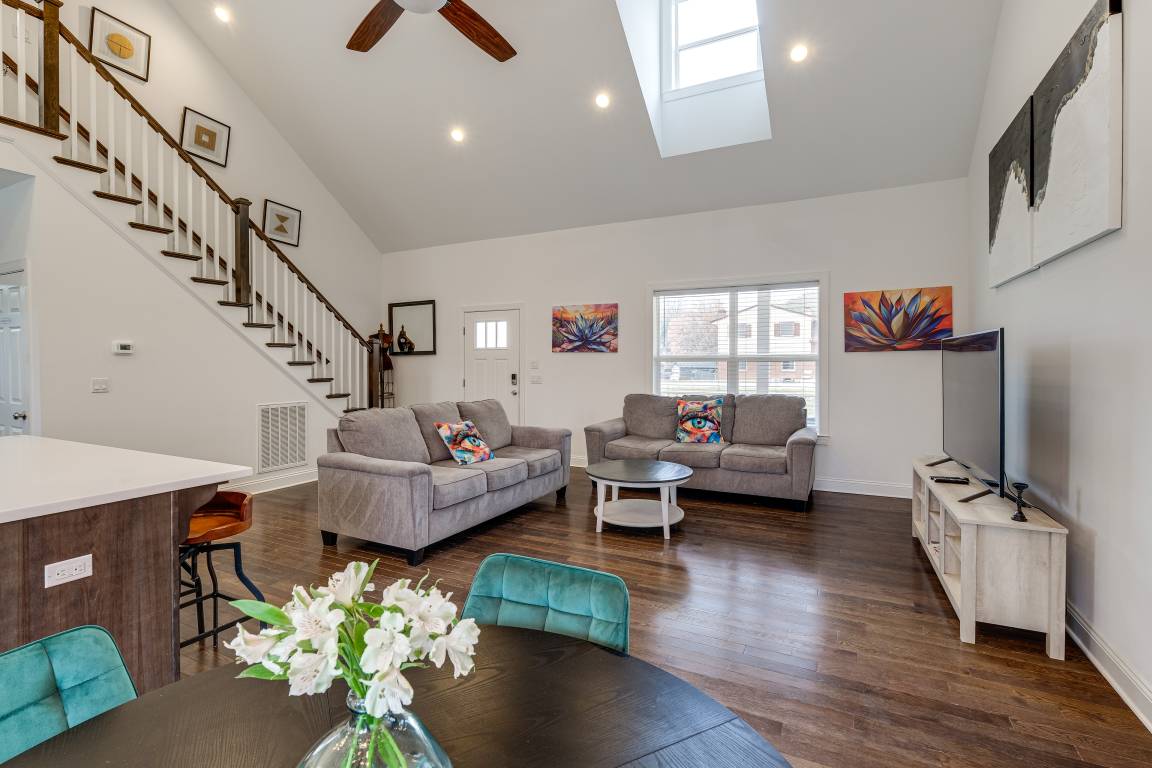 167 M² House ∙ 2 Bedrooms ∙ 4 Guests - Roanoke, VA