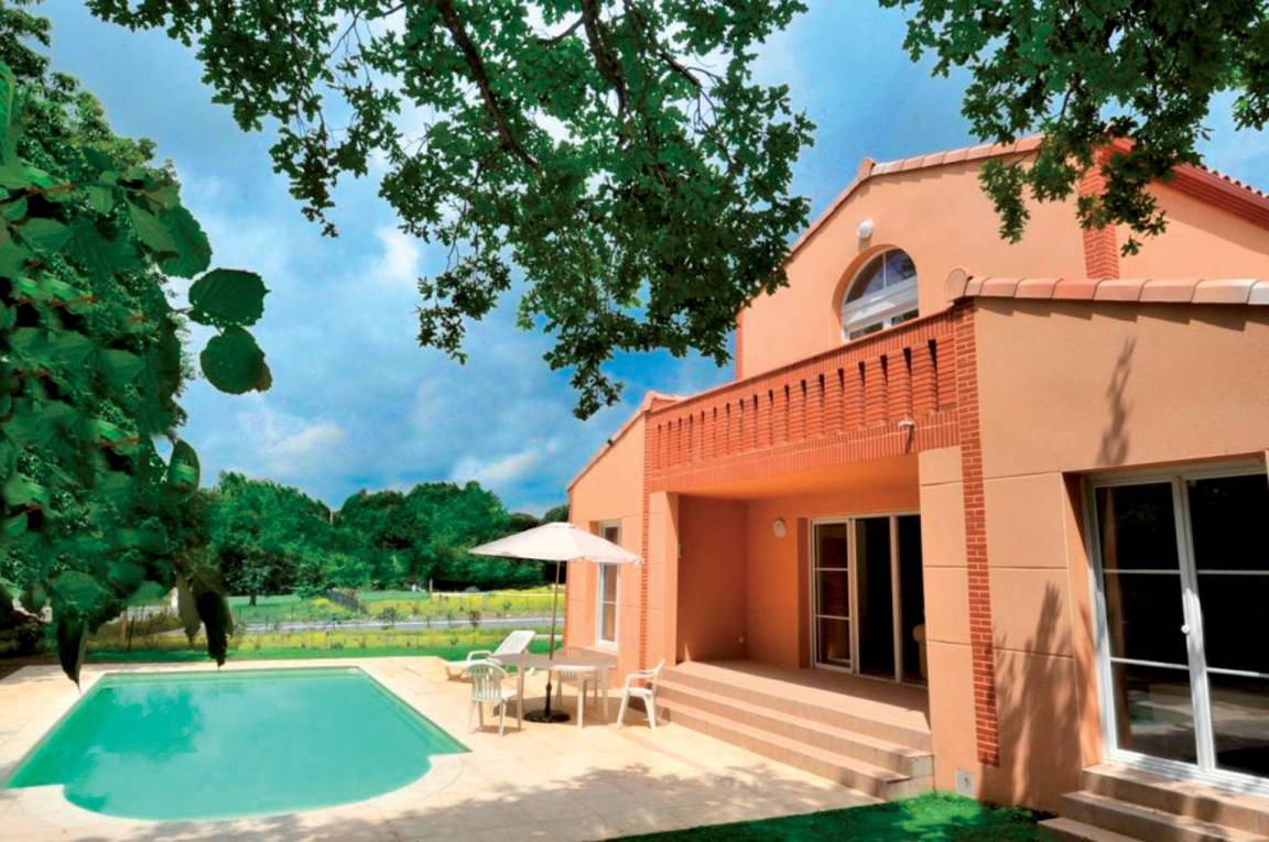 133 M² Villa ∙ 4 Bedrooms ∙ 10 Guests - Castres