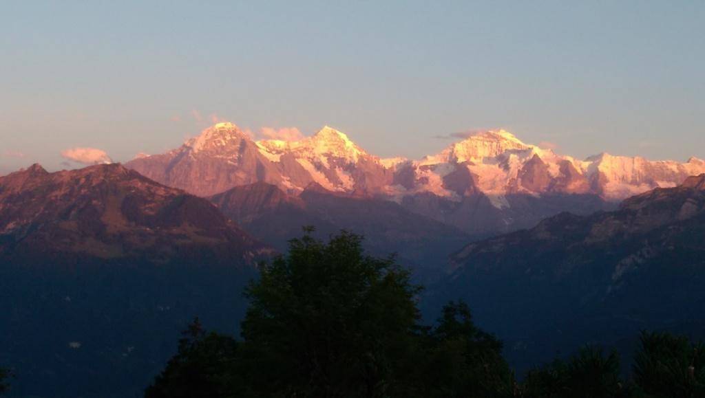 85 M² Apartment ∙ 3 Bedrooms ∙ 6 Guests - Beatenberg