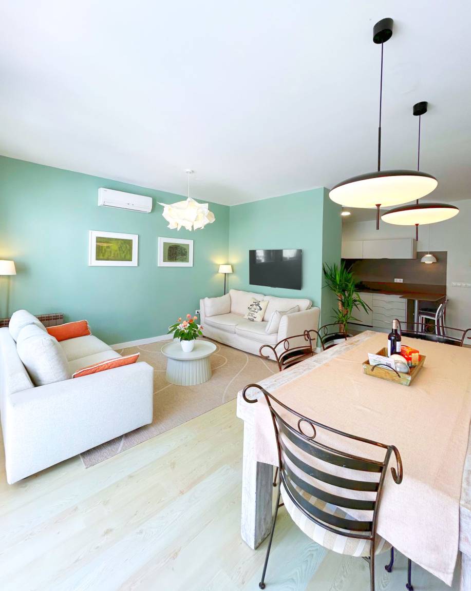 100 M² Apartment ∙ 3 Bedrooms ∙ 8 Guests - Sitges