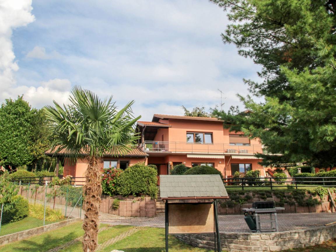 95 M² Ferienhaus ∙ 1 Schlafzimmer ∙ 6 Gäste - Luino