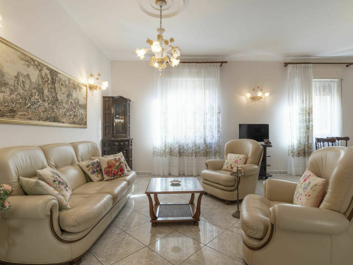 100 M² Appartamento ∙ 2 Camere Da Letto ∙ 4 Ospiti - Imperia