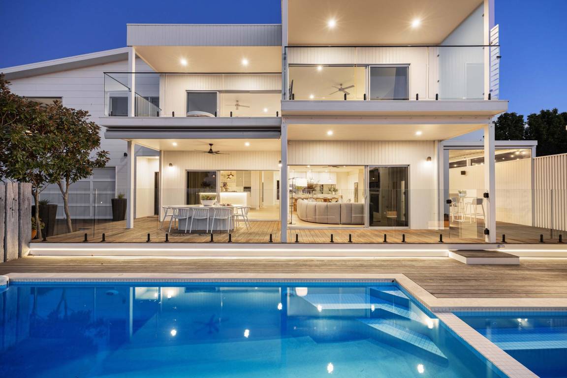 Apartment ∙ 6 Bedrooms ∙ 14 Guests - Safety Beach