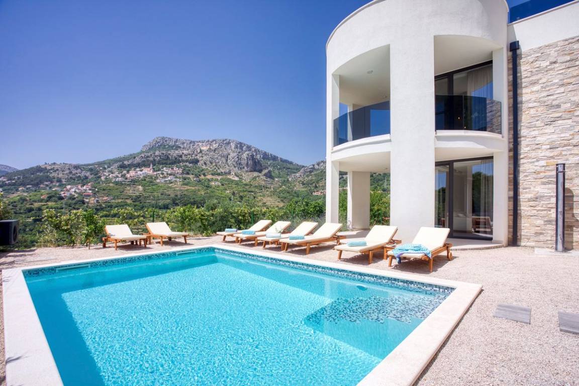 Villa ∙ 5 Slaapkamers ∙ 12 Gasten - Split