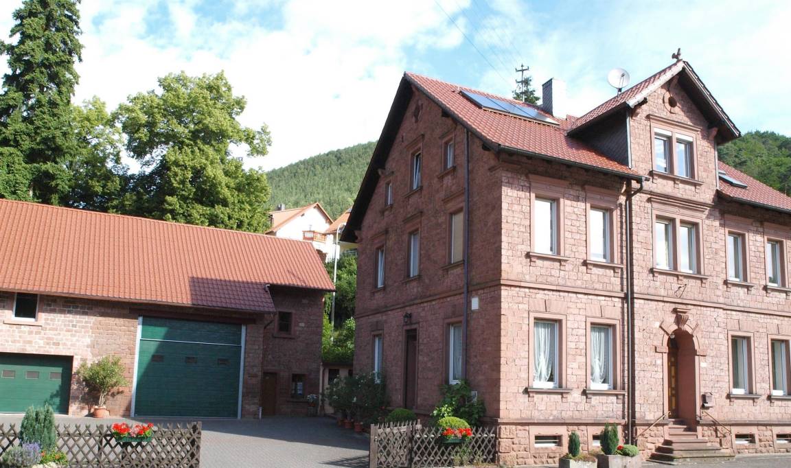 60 M² Apartment ∙ 1 Bedroom ∙ 4 Guests - Burrweiler