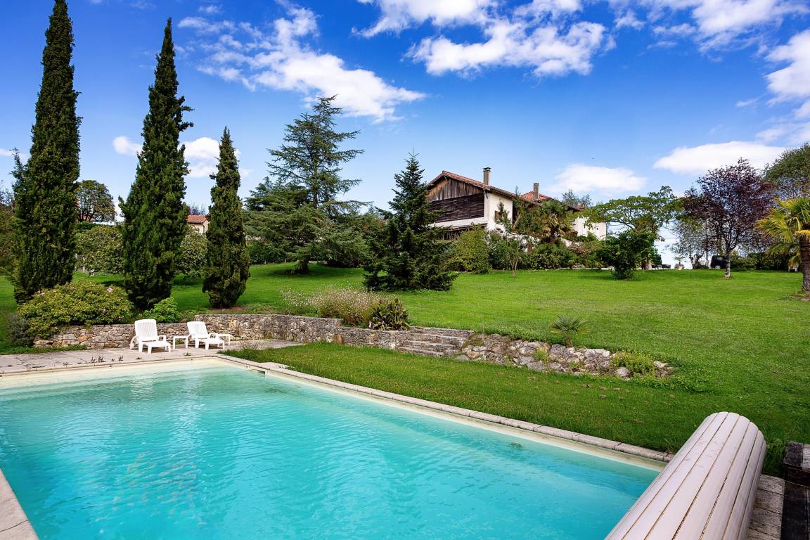 81 M² Appartement ∙ 2 Chambres ∙ 4 Personnes - Salies-du-Salat