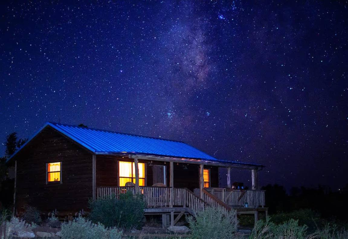 Cabin ∙ 1 Bedroom ∙ 2 Guests - Enchanted Rock State Natural Area, Fredericksburg