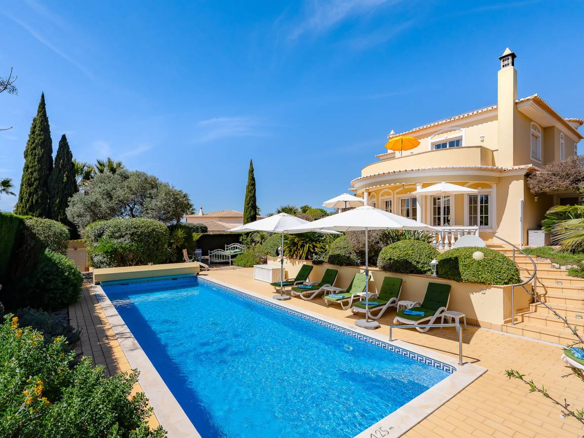 250 M² Villa ∙ 3 Bedrooms ∙ 7 Guests - Portimão