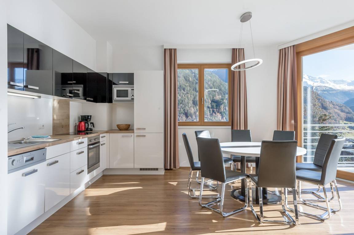 139 M² Apartment ∙ 4 Bedrooms ∙ 10 Guests - Soelden