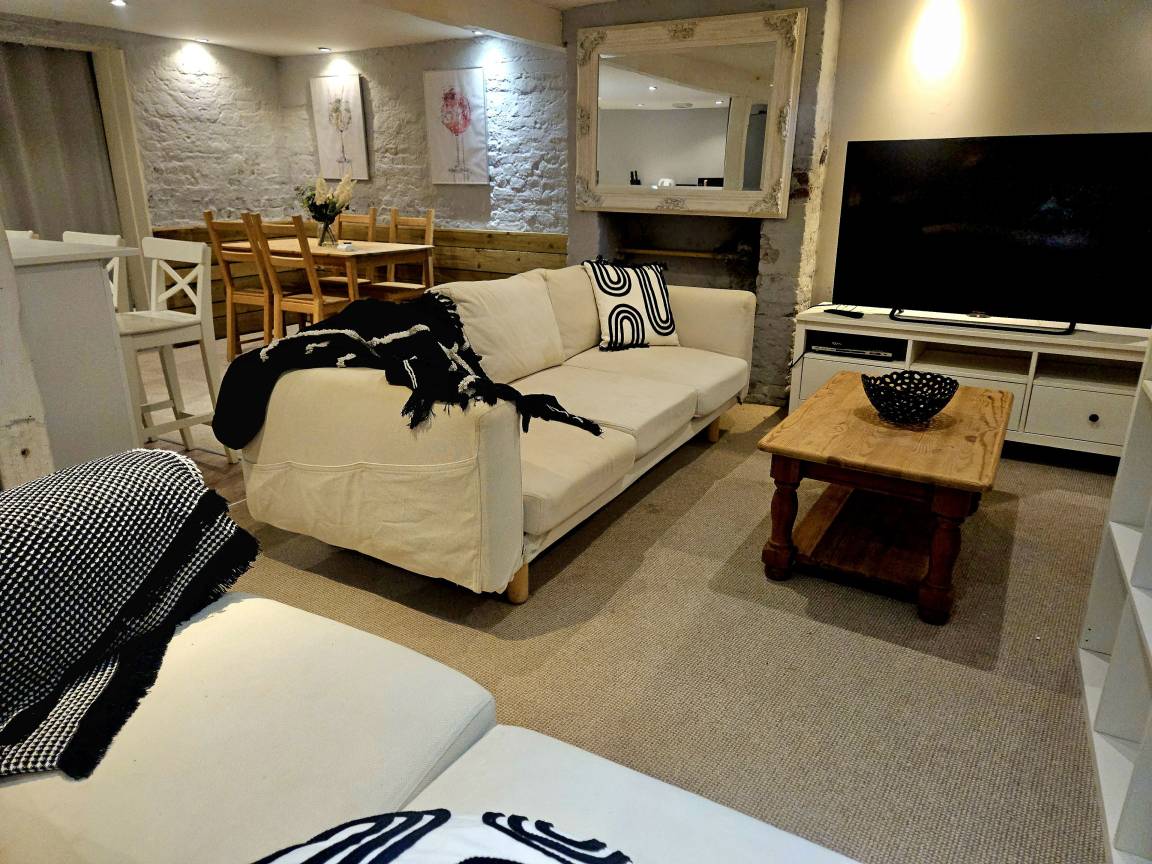 Cottage ∙ 2 Bedrooms ∙ 4 Guests - Folkestone