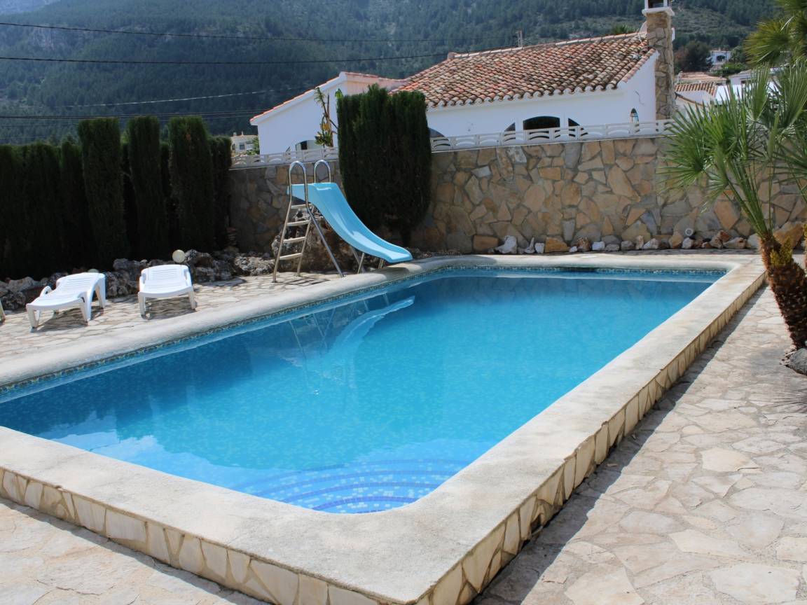 140 M² Villa ∙ 4 Chambres ∙ 8 Personnes - Dénia