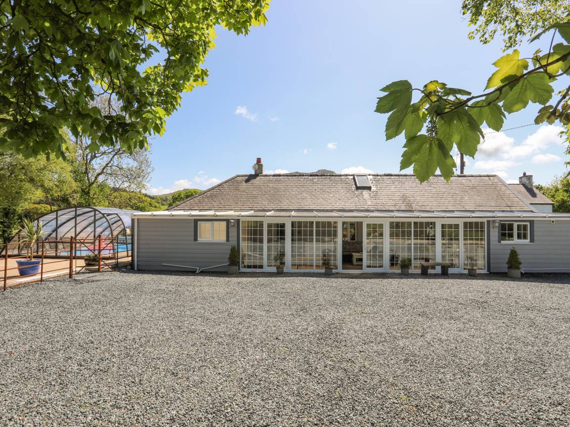 Cottage ∙ 8 Bedrooms ∙ 20 Guests - Morfa Nefyn