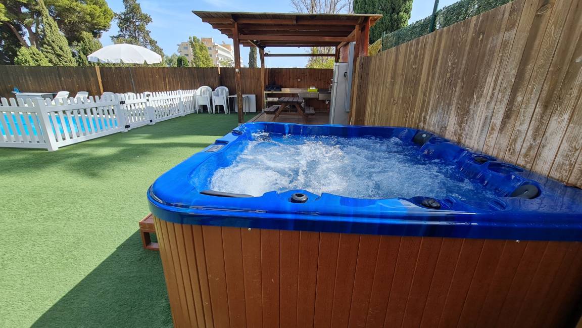 400 M² Villa ∙ 5 Bedrooms ∙ 13 Guests - Torremolinos