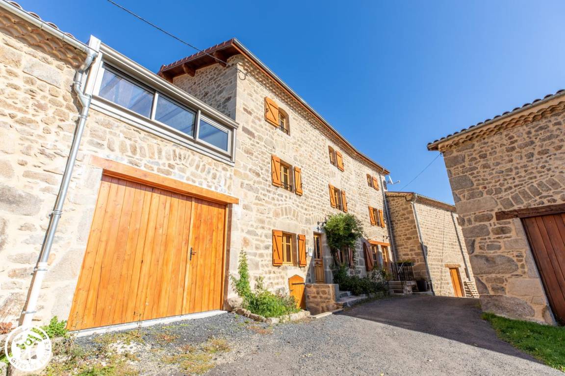 250 M² Gîte ∙ 5 Chambres ∙ 10 Personnes - Puy-de-Dôme