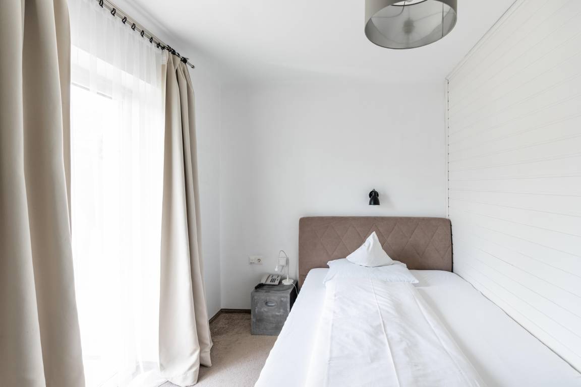 Hotel ∙ 1 Bedroom ∙ 1 Guest - Hintersee