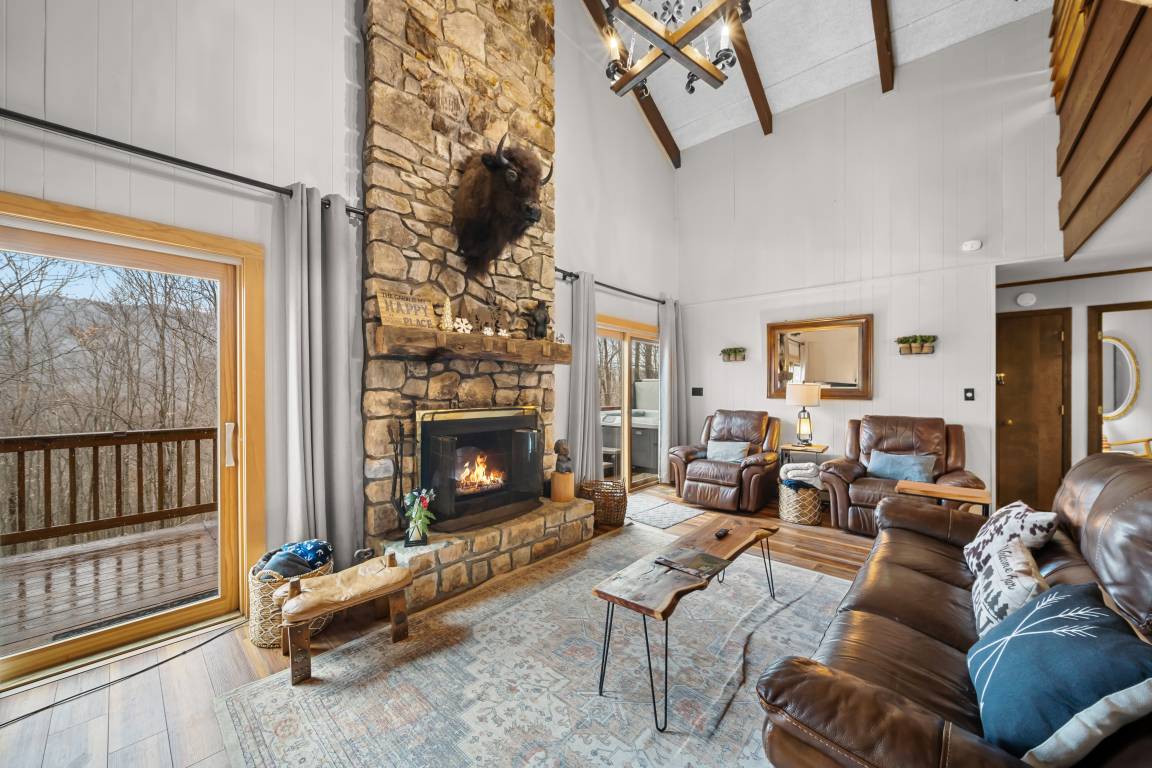 148 M² Cabin ∙ 4 Bedrooms ∙ 10 Guests - Beech Mountain, NC