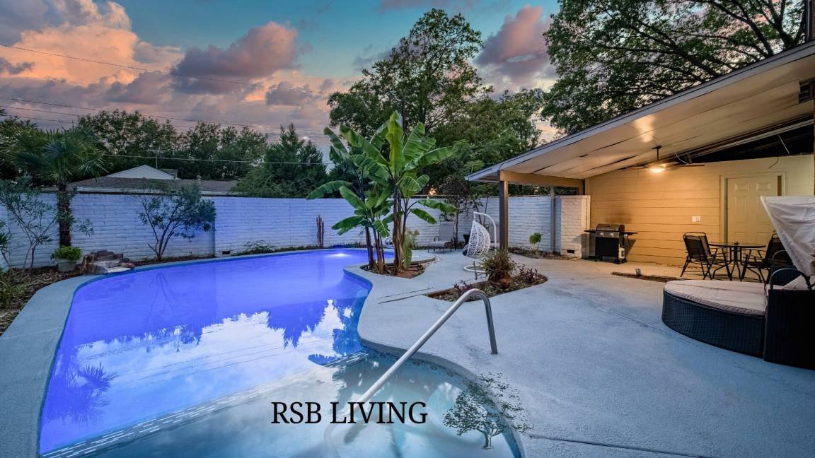 219 M² House ∙ 5 Bedrooms ∙ 16 Guests - Dallas, TX