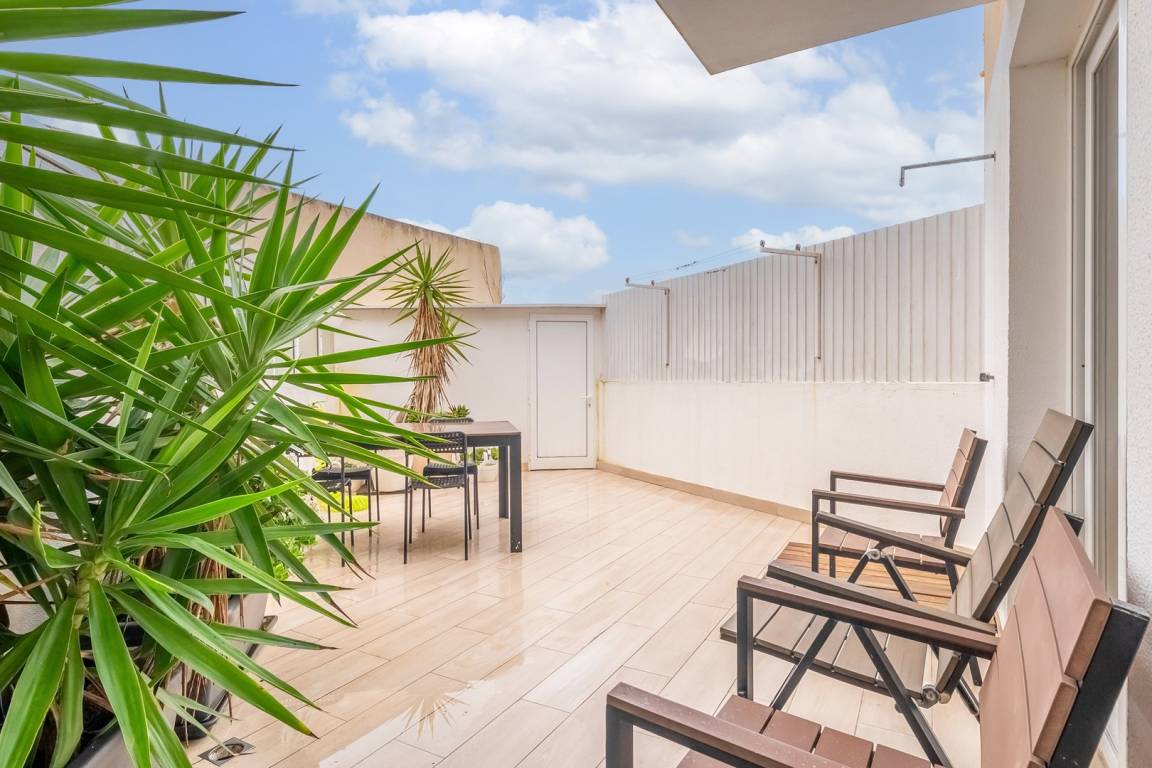 80 M² Apartamento ∙ 2 Quartos ∙ 4 Hóspedes - Almada