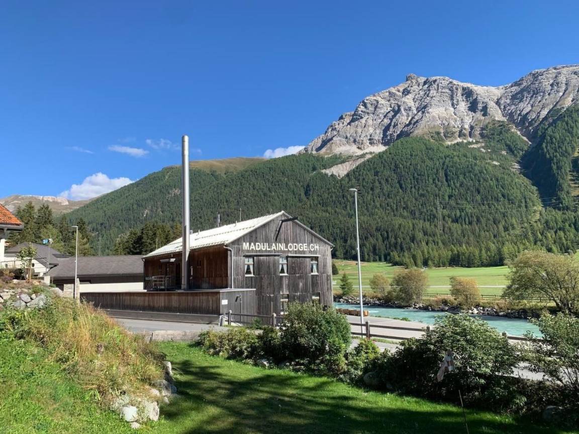 200 M² Maison De Vacances ∙ 8 Chambres ∙ 16 Personnes - Canton des Grisons
