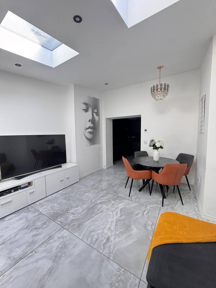 40 M² Ferienhaus ∙ 5 Schlafzimmer ∙ 10 Gäste - Manchester