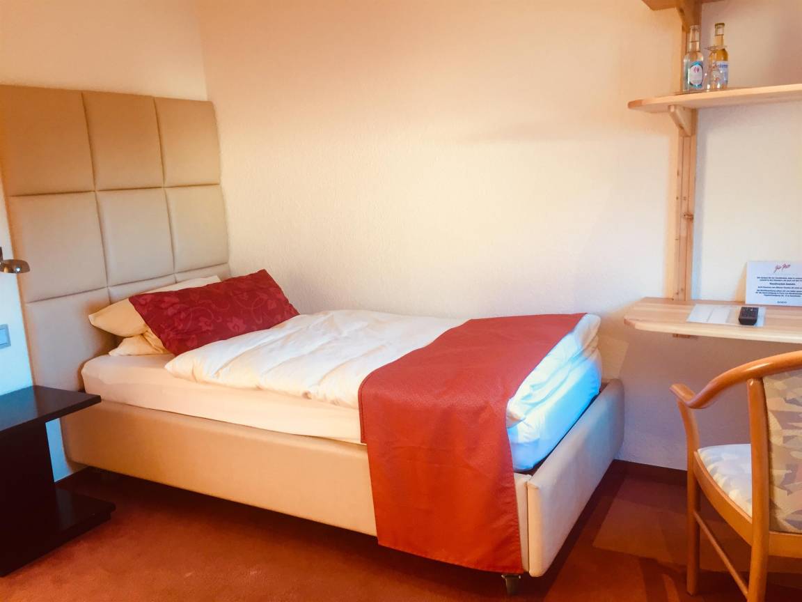 16 M² Hôtel ∙ 1 Chambre ∙ 1 Personne - Wadern
