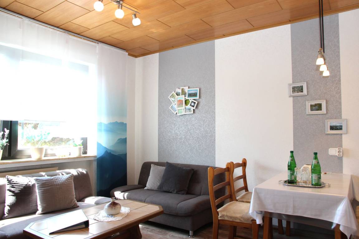65 M² Ferienhaus ∙ 2 Schlafzimmer ∙ 4 Gäste - Medebach