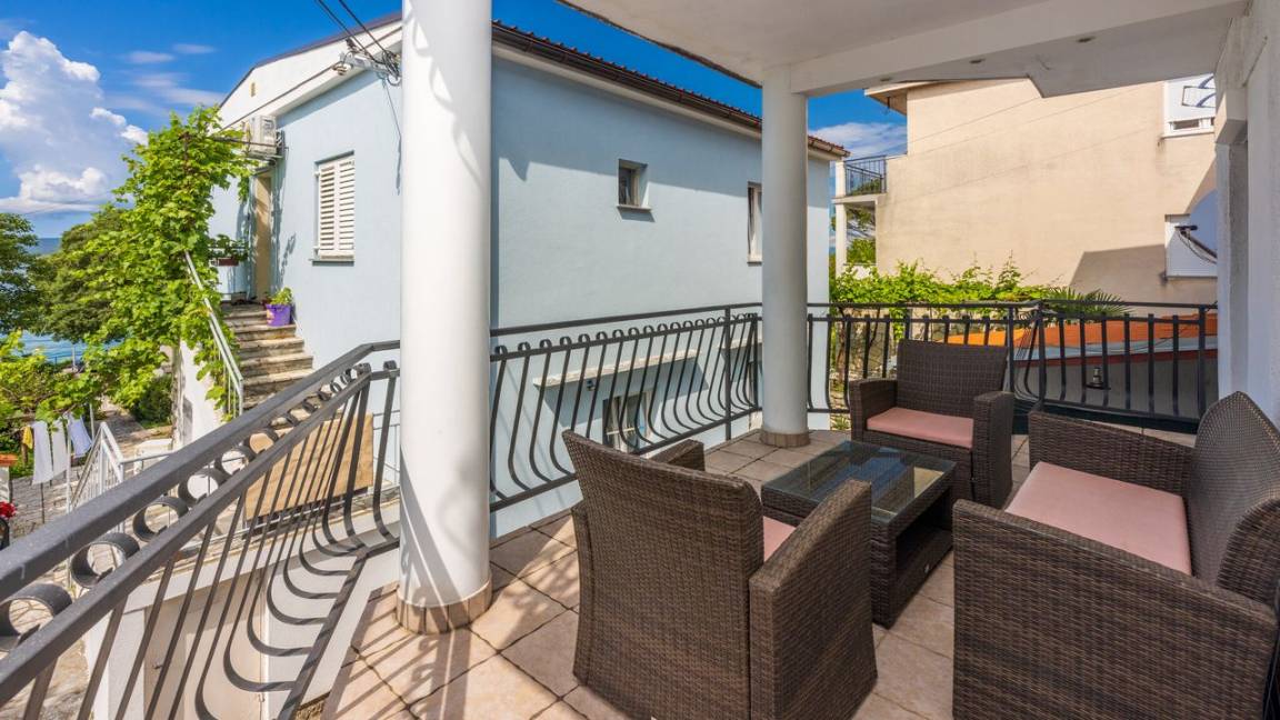 90 M² Apartment ∙ 3 Bedrooms ∙ 5 Guests - Crikvenica