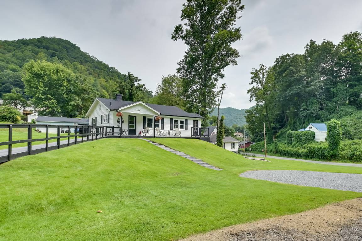 83 M² House ∙ 2 Bedrooms ∙ 7 Guests - Twin Falls Resort State Park, Mullens