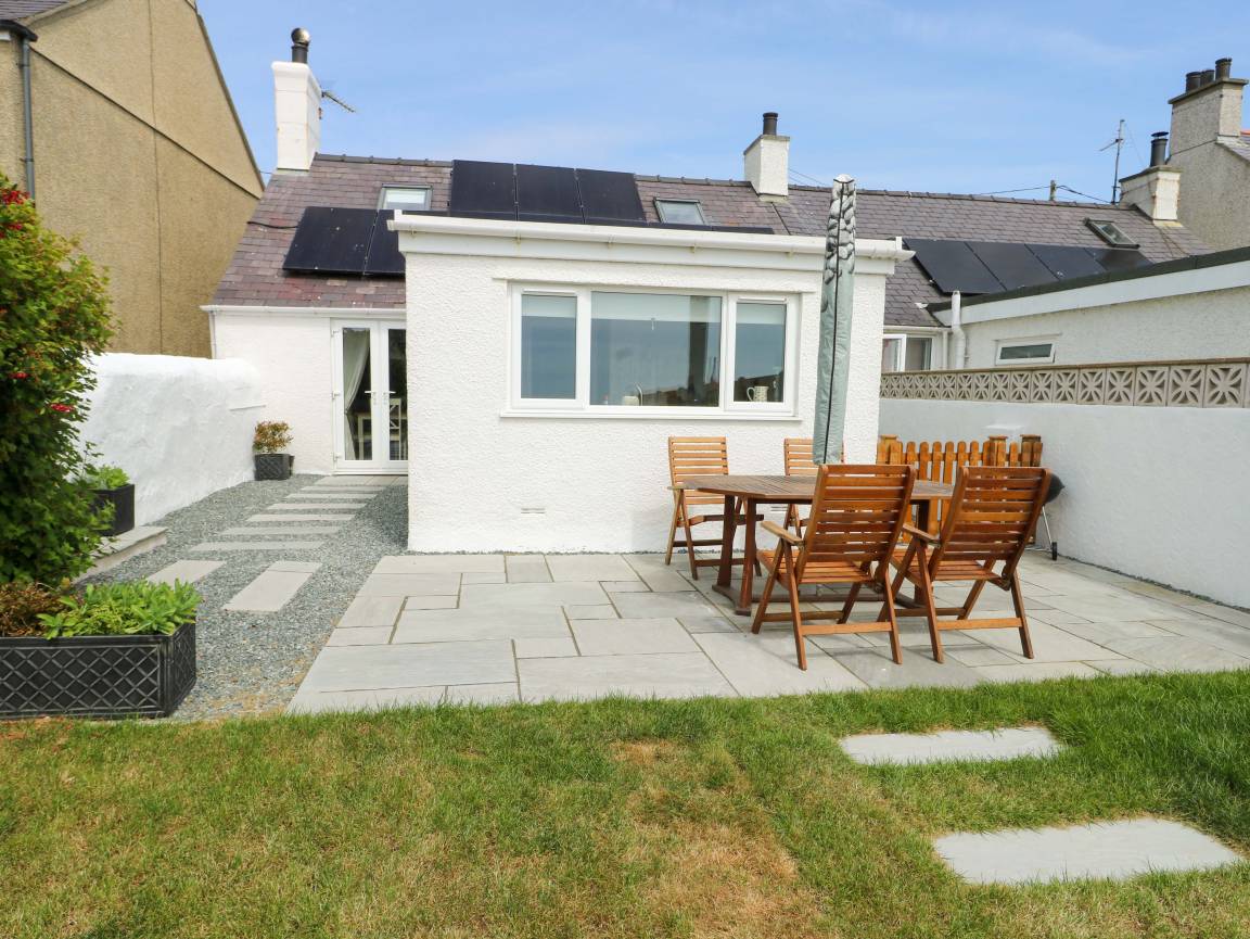Cottage ∙ 3 Bedrooms ∙ 6 Guests - Rhosneigr