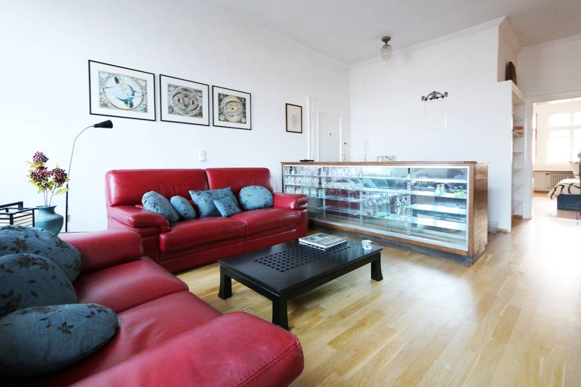 100 M² Appartement ∙ 2 Slaapkamers ∙ 4 Gasten - Berlijn