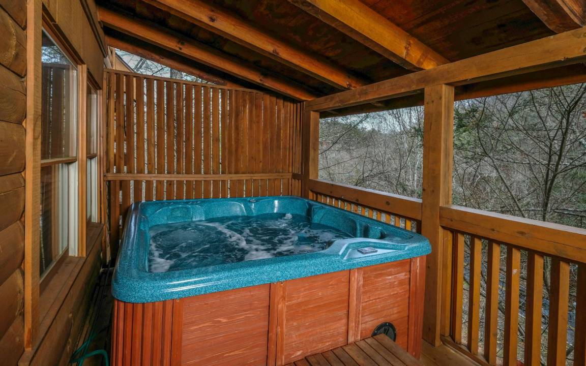 186 M² Cabin ∙ 2 Bedrooms ∙ 7 Guests - Gatlinburg, TN