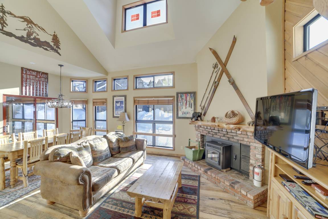102 M² Apartment ∙ 1 Bedroom ∙ 6 Guests - Mammoth Lakes, CA