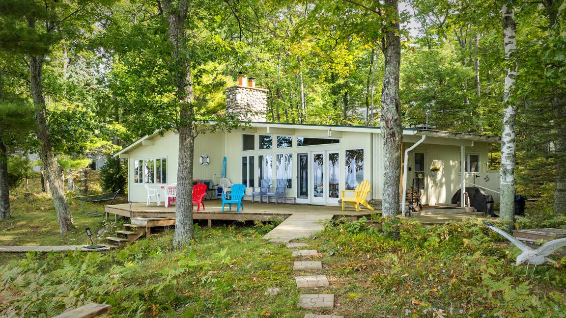 139 M² Cottage ∙ 3 Bedrooms ∙ 6 Guests - Michigan