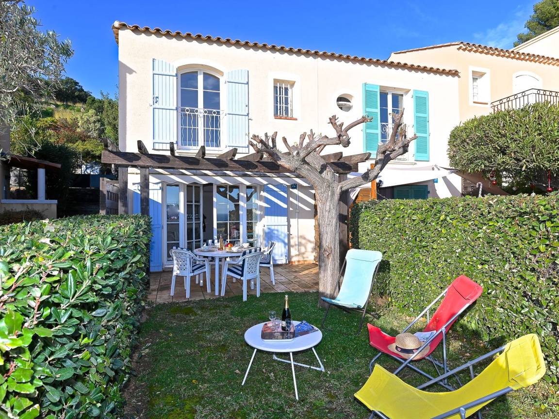 56 M² House ∙ 1 Bedroom ∙ 6 Guests - Agay
