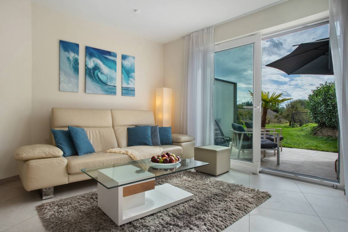 140 M² Apartment ∙ 2 Bedrooms ∙ 6 Guests - Friedrichshafen