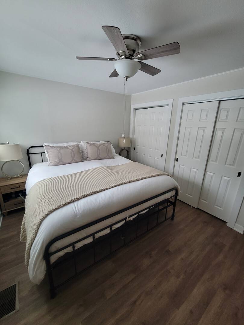 158 M² House ∙ 3 Bedrooms ∙ 4 Guests - Barrington, IL