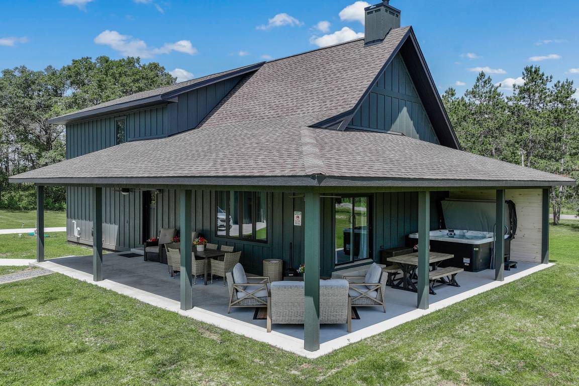 184 M² House ∙ 4 Bedrooms ∙ 14 Guests - Wisconsin